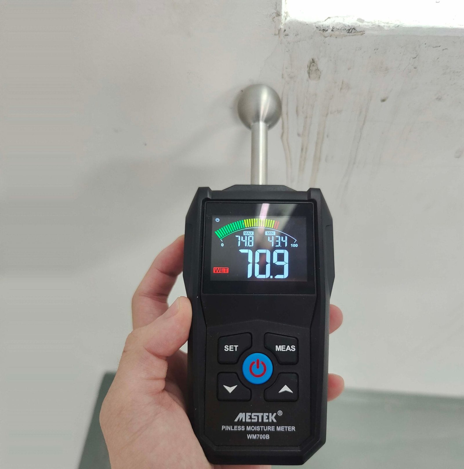 Water Intrusion: Signs, Causes, and How to Detect It - MESTEK